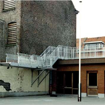 JOMY| Stairs with retractable flight: for optimal use of space